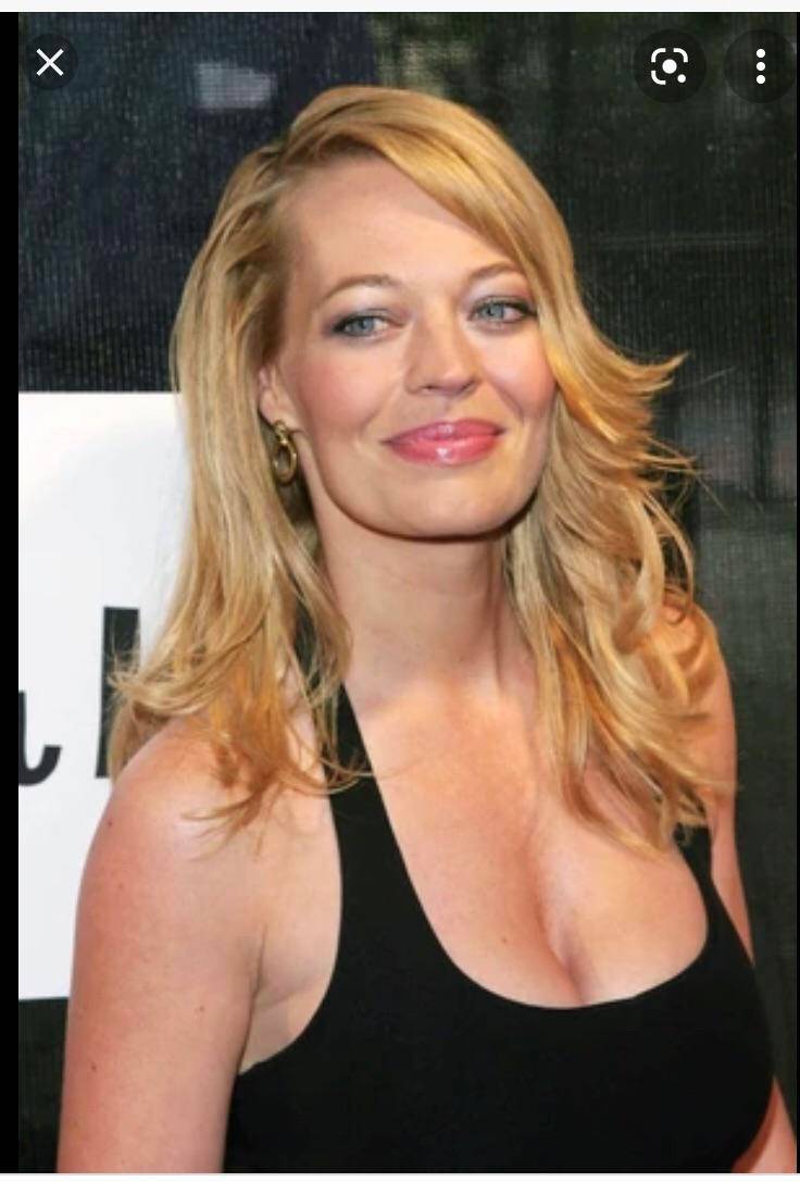 Jeri Ryan | Scrolller