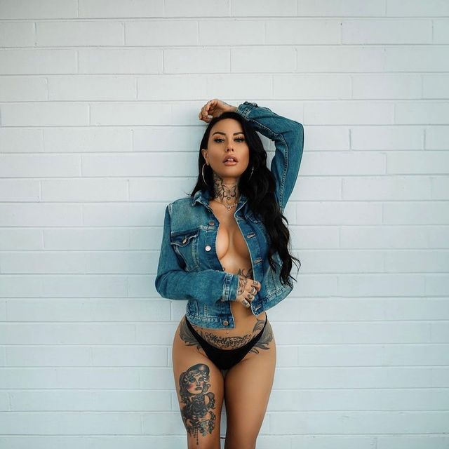 Jessica Brody | Scrolller