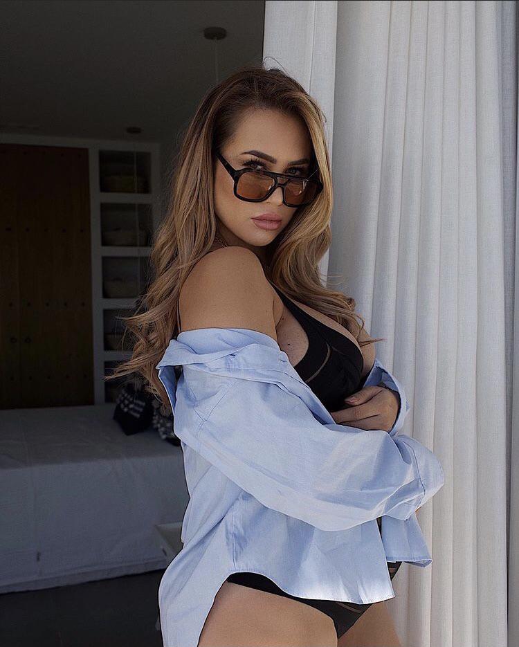 Jessica Paszka (big boobs) | Scrolller