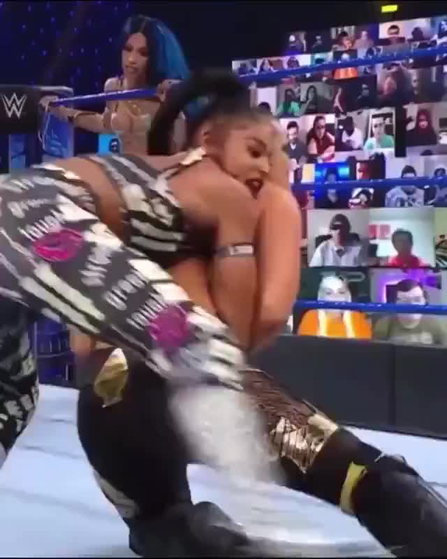 Jiggly Bianca | Scrolller