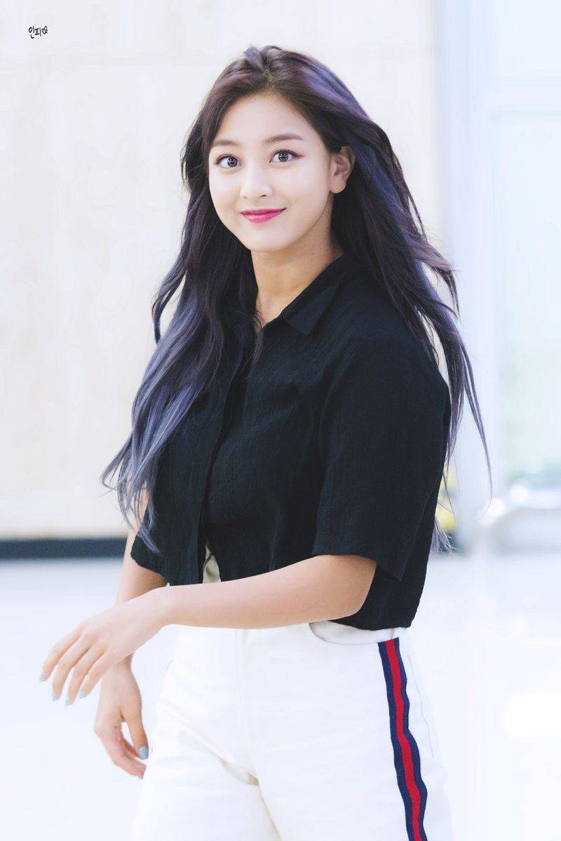 Jihyo | Scrolller