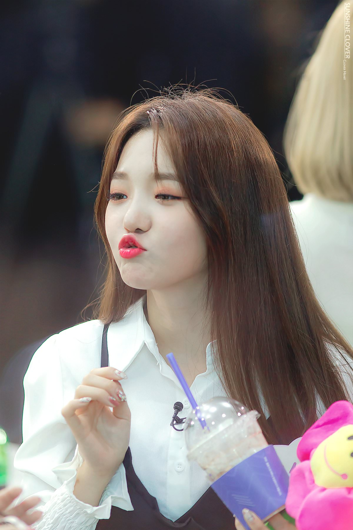 Jisun makes a face | Scrolller