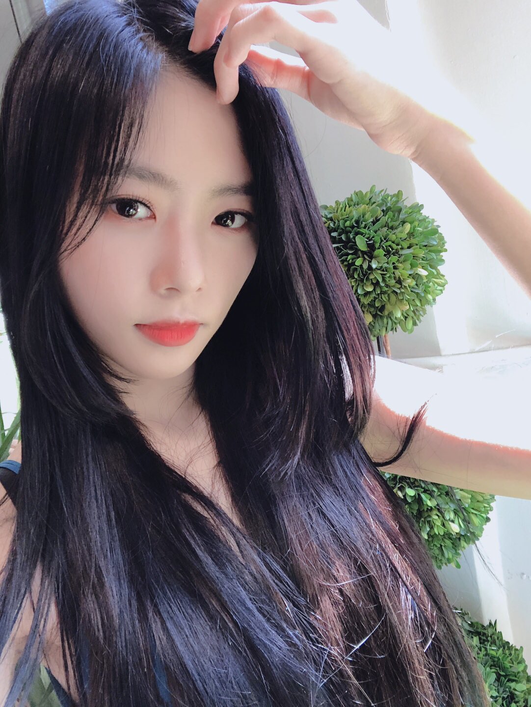 JiU | Scrolller