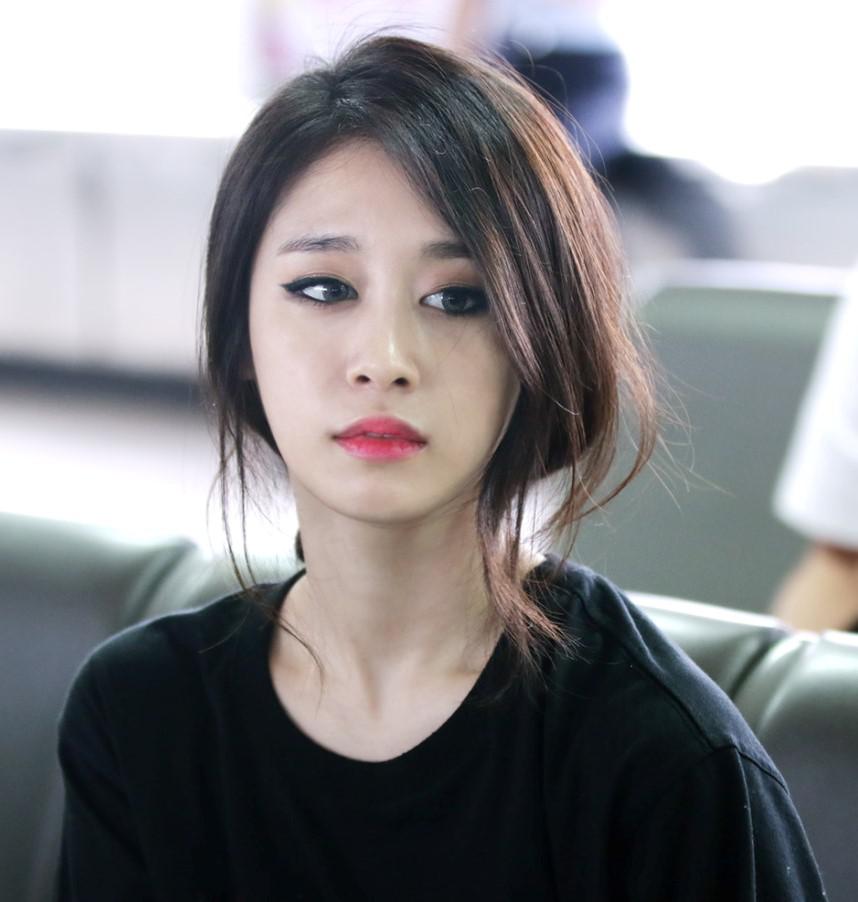 Jiyeon Scrolller