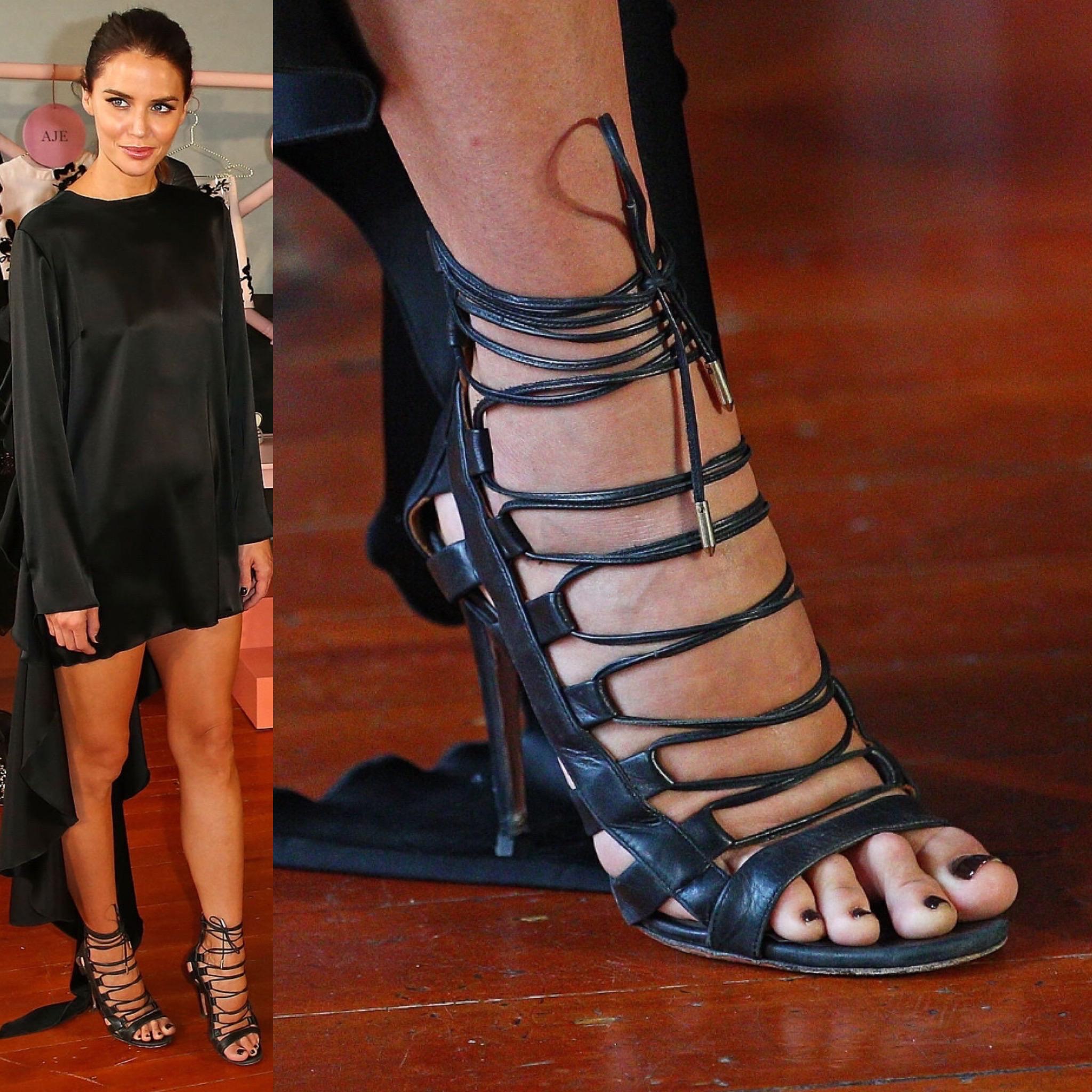 Jodi Gordon Feet Scrolller