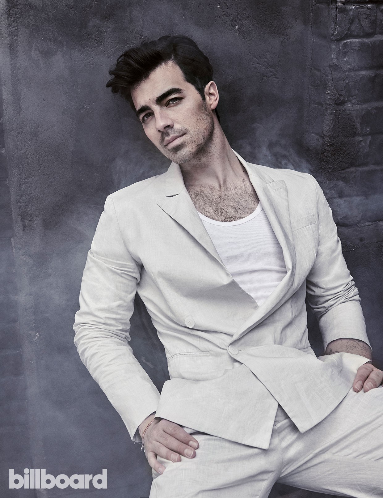 Joe Jonas is stunning AF! | Scrolller