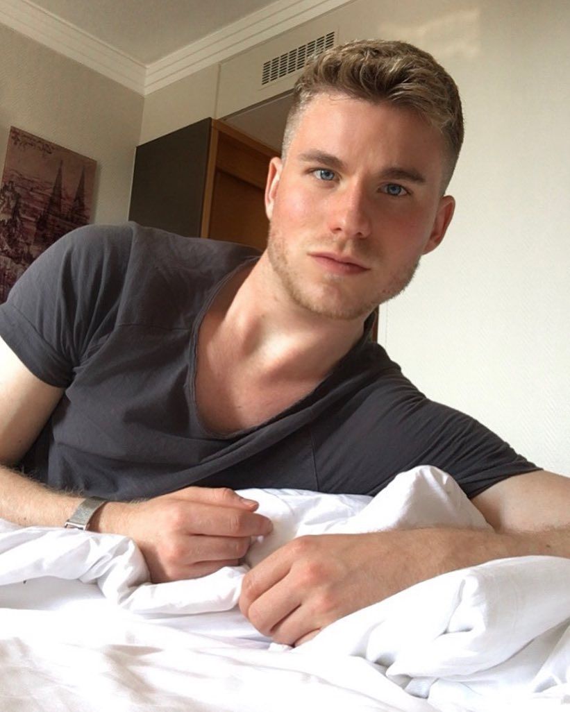 John Riot | Scrolller