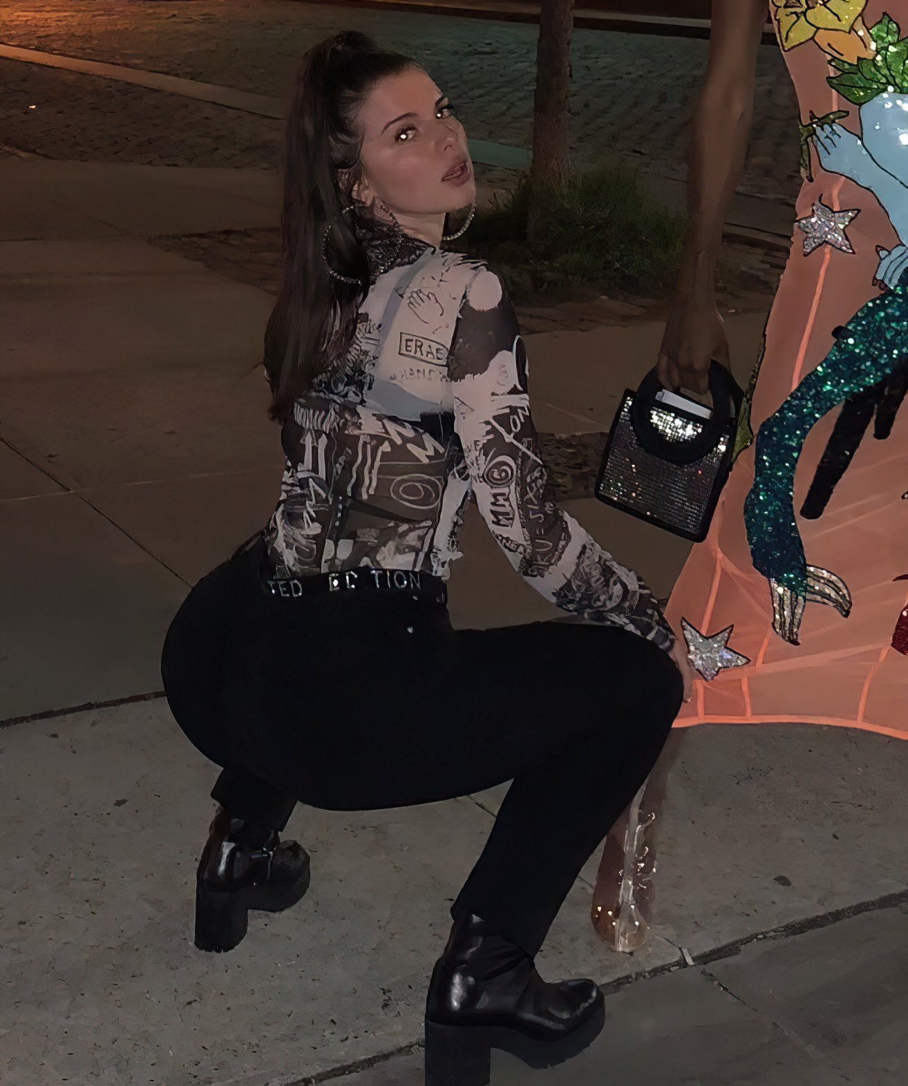 Julia Fox | Scrolller