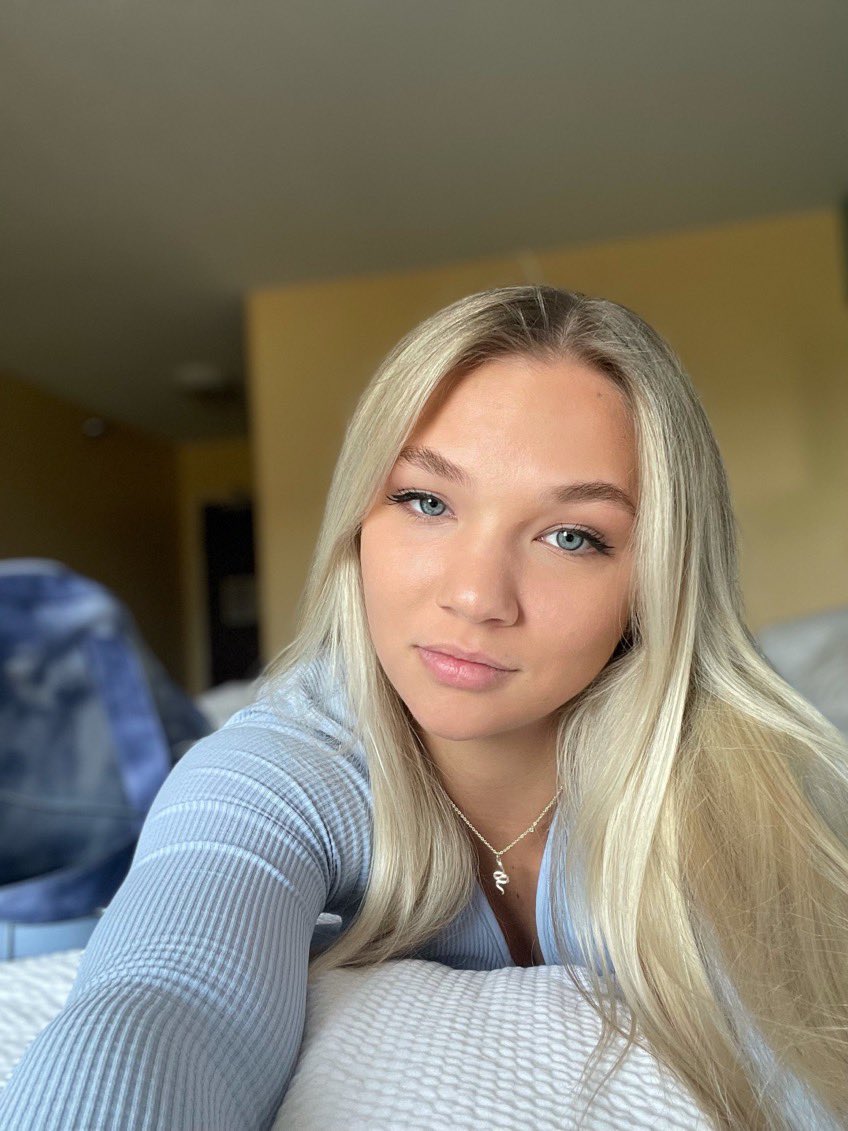 Julia Hart | Scrolller