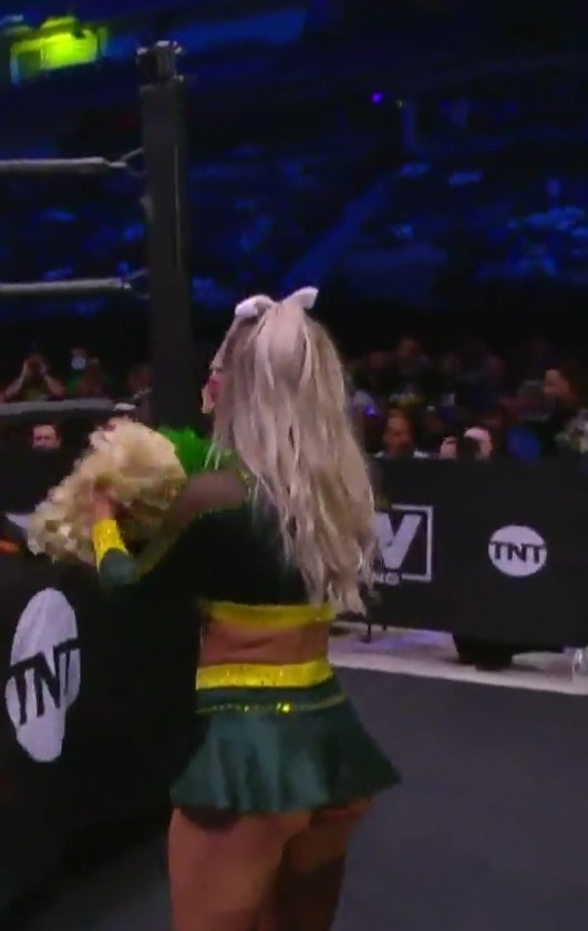 Julia Hart's Backstory at Grand Slam | Scrolller