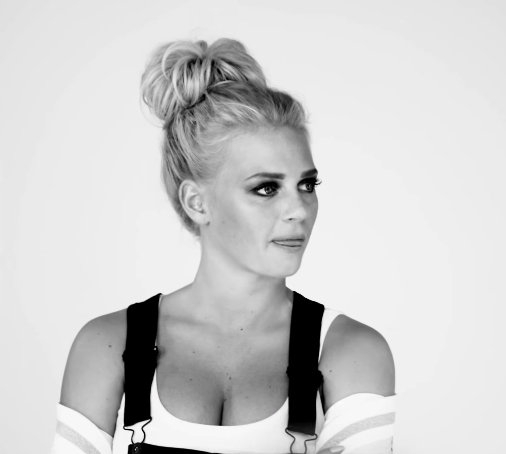 Julia Lindholm has nice tits | Scrolller