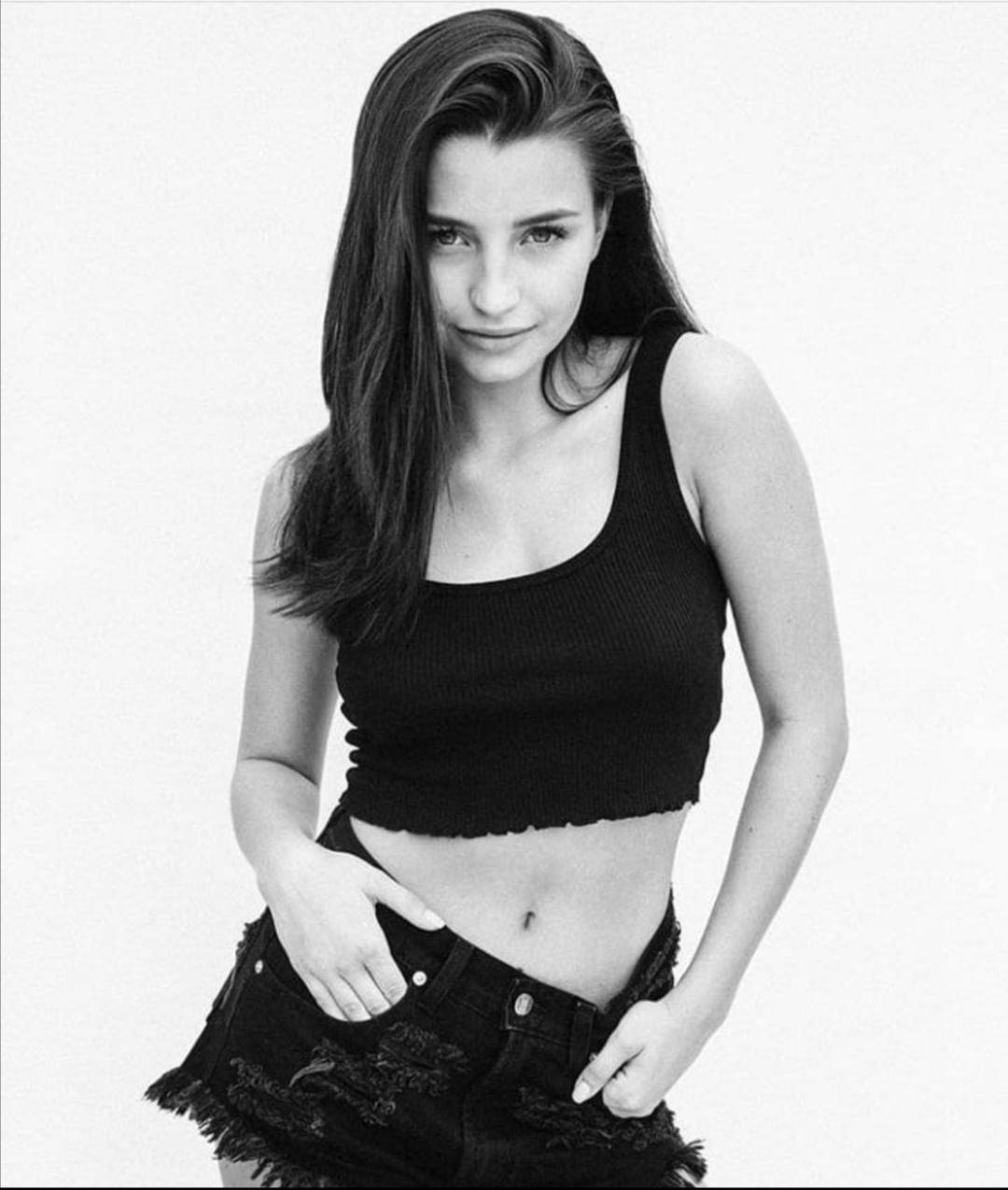 Julia wieniawa | Scrolller