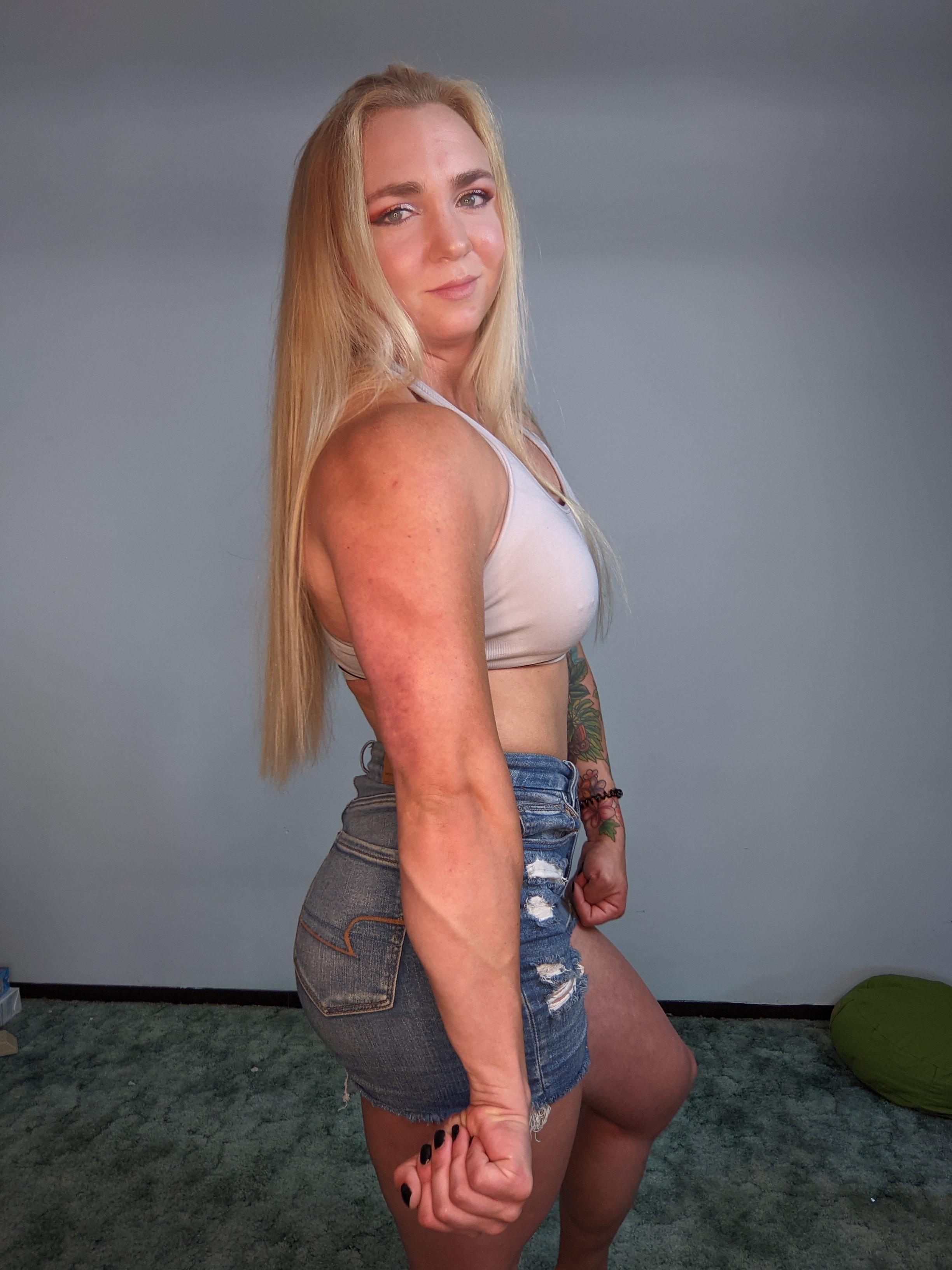 Just a lil flex | Scrolller