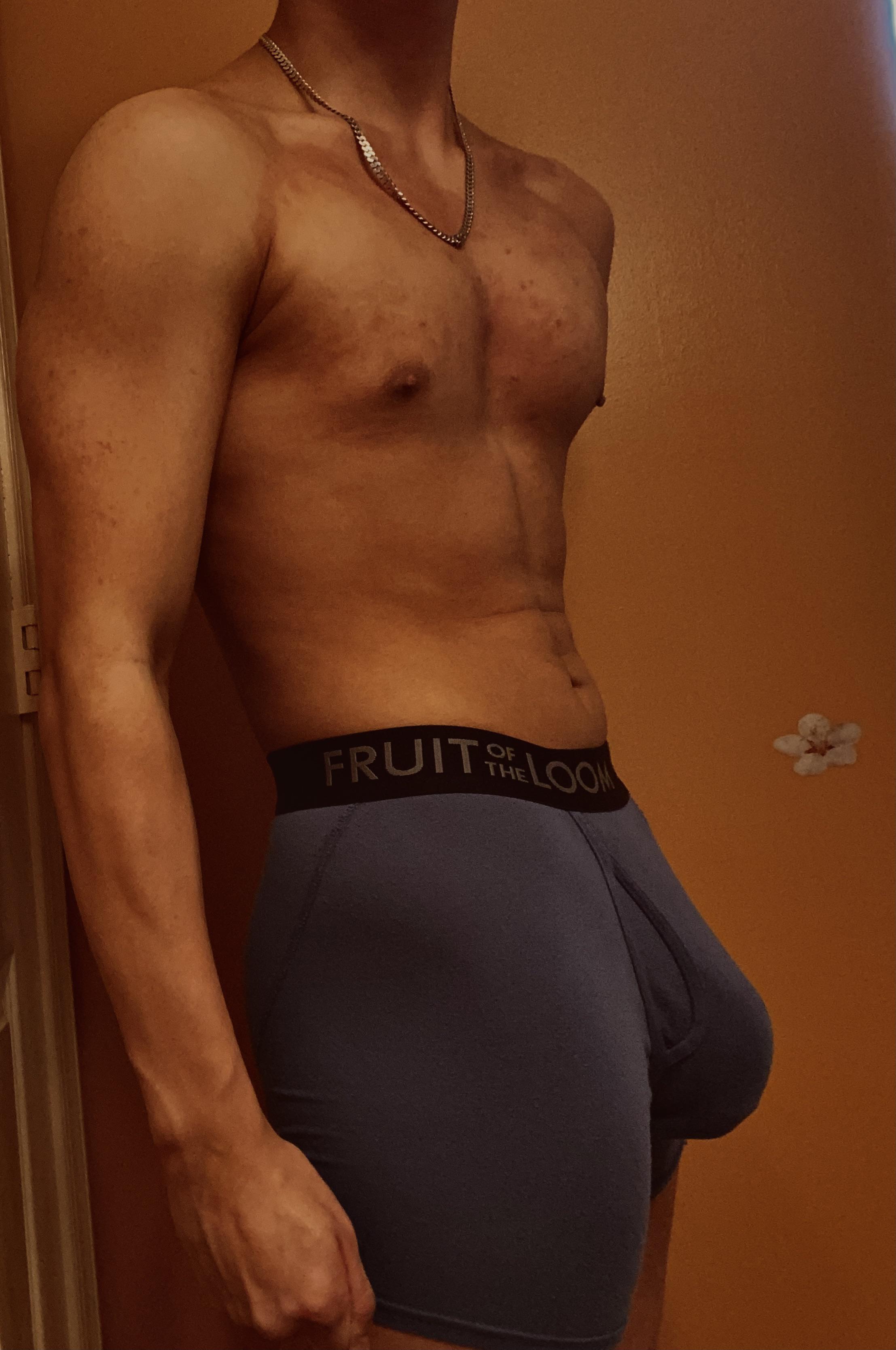 Just a lil too tight | Scrolller