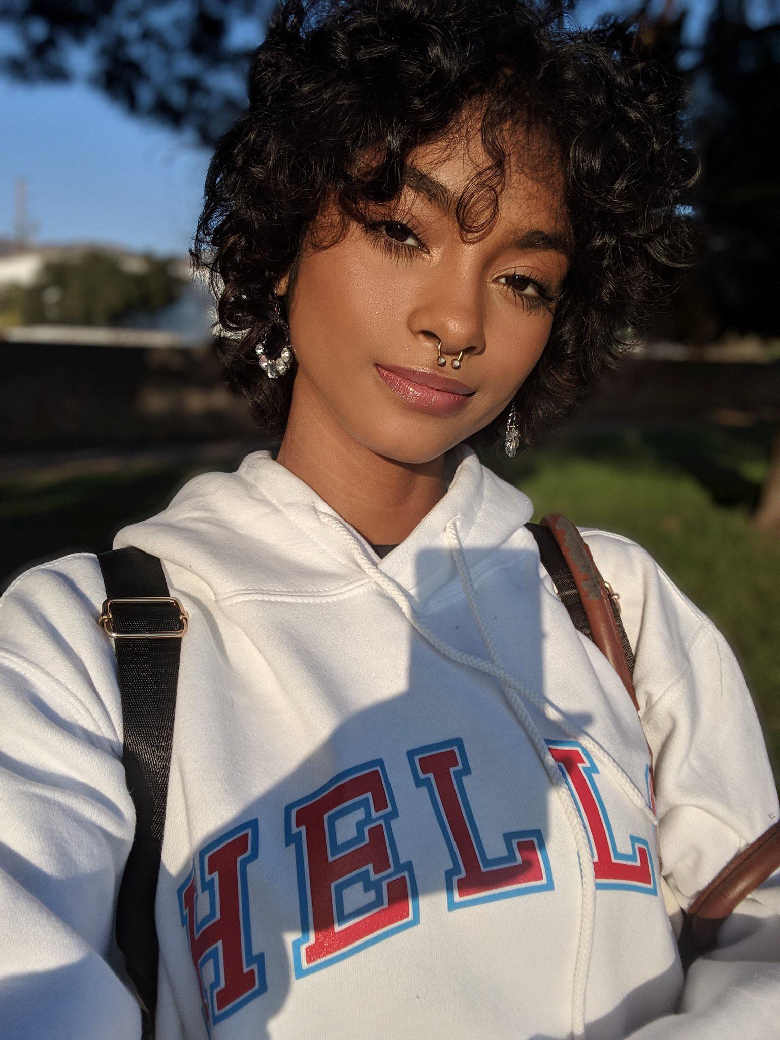 Just a lovely face, figured you sleuths would know who! | Scrolller