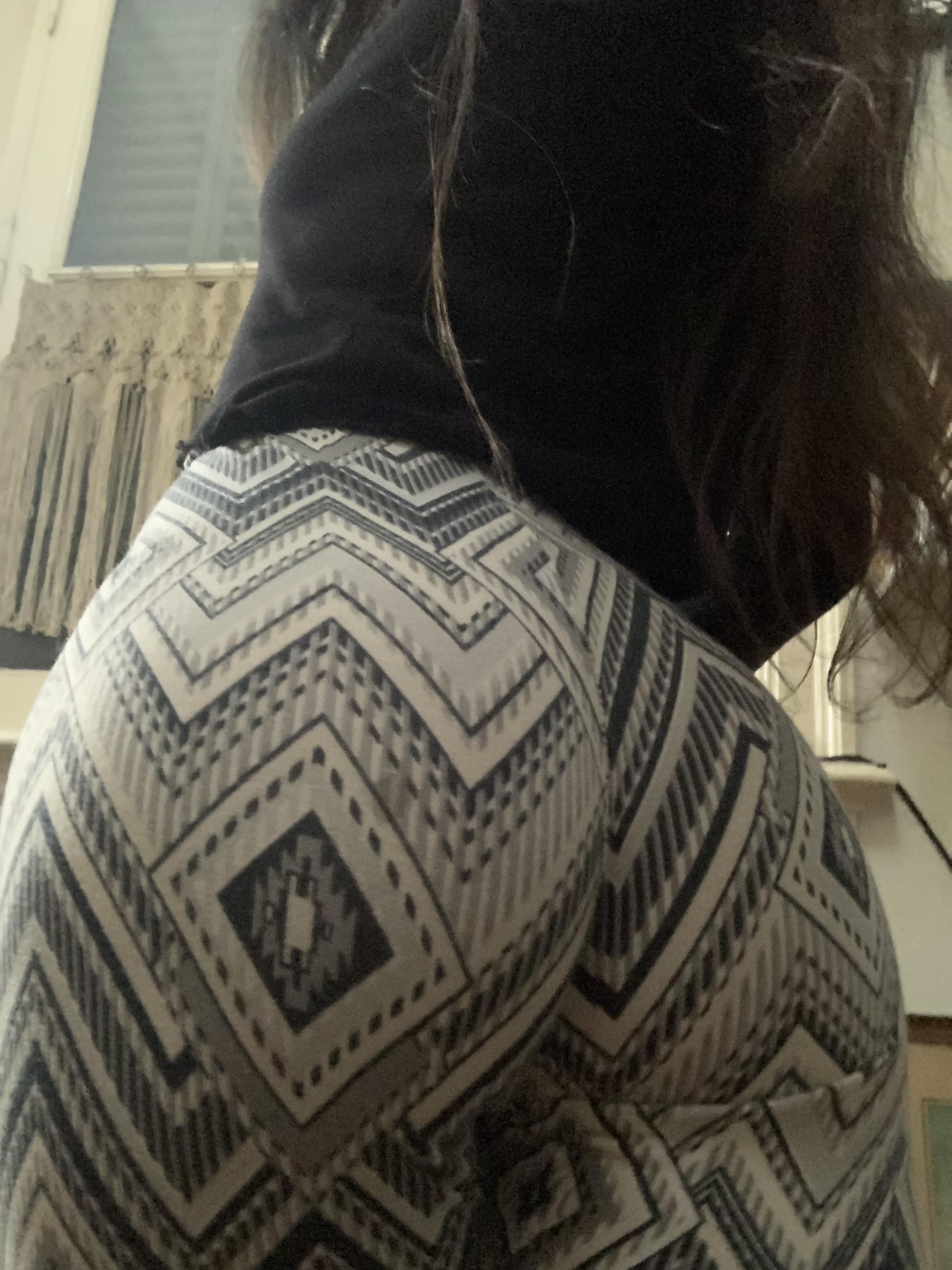 just a quick booty check | Scrolller