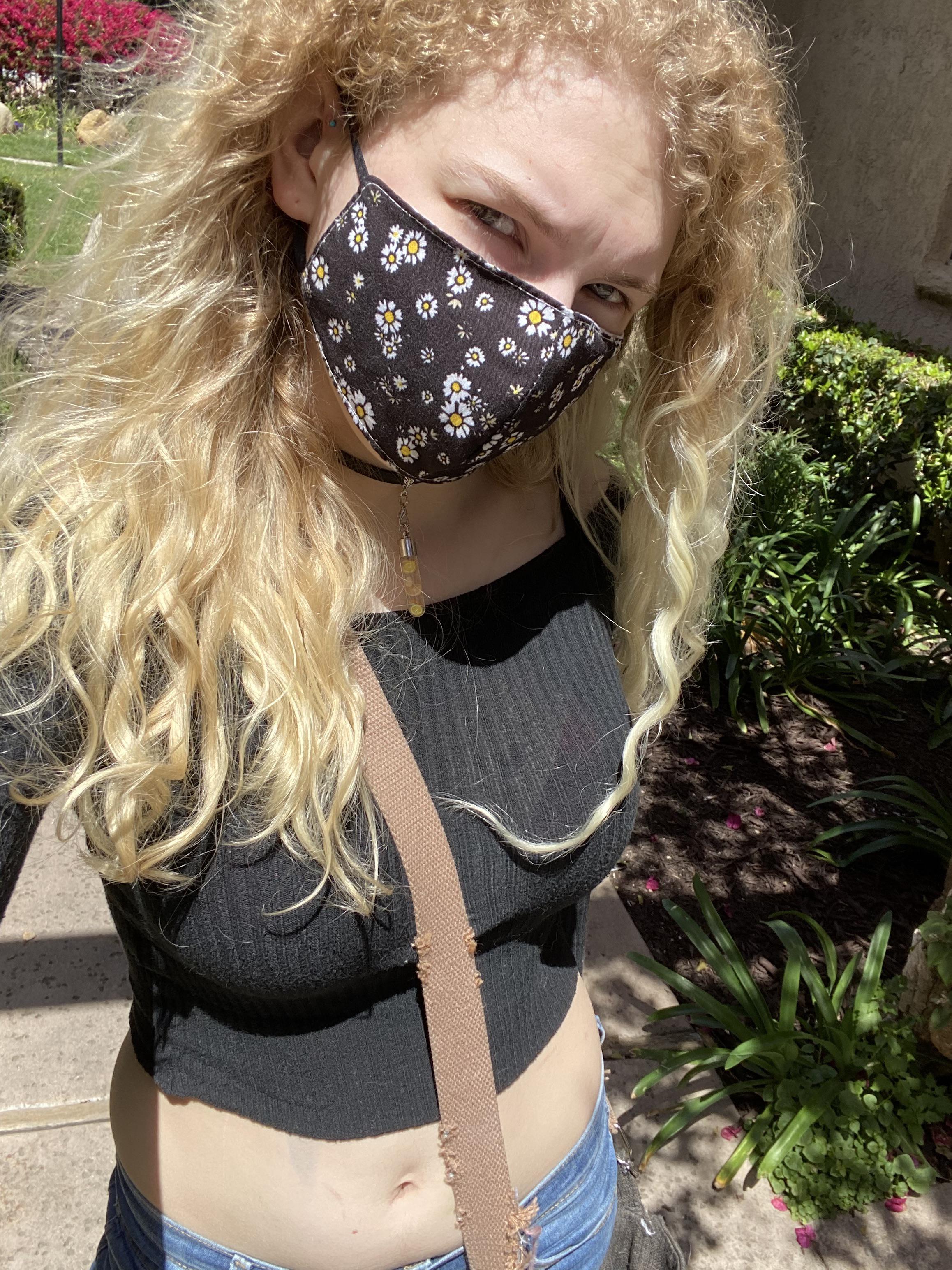 Just a smol bean walking in the sun | Scrolller