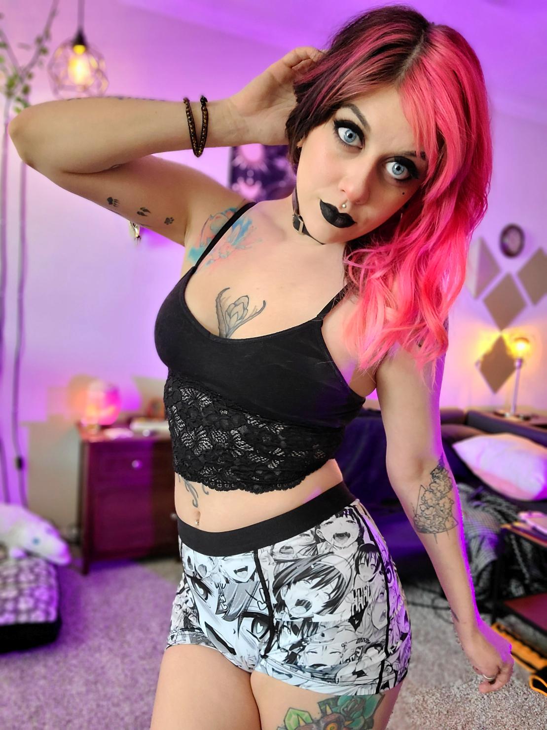 Just begging to be spanked | Scrolller