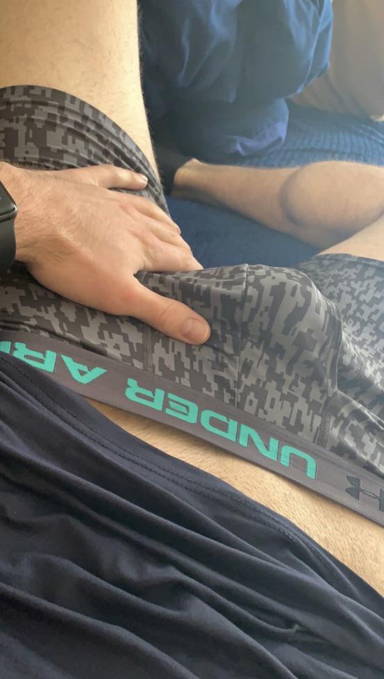 Just chillin’ | Scrolller