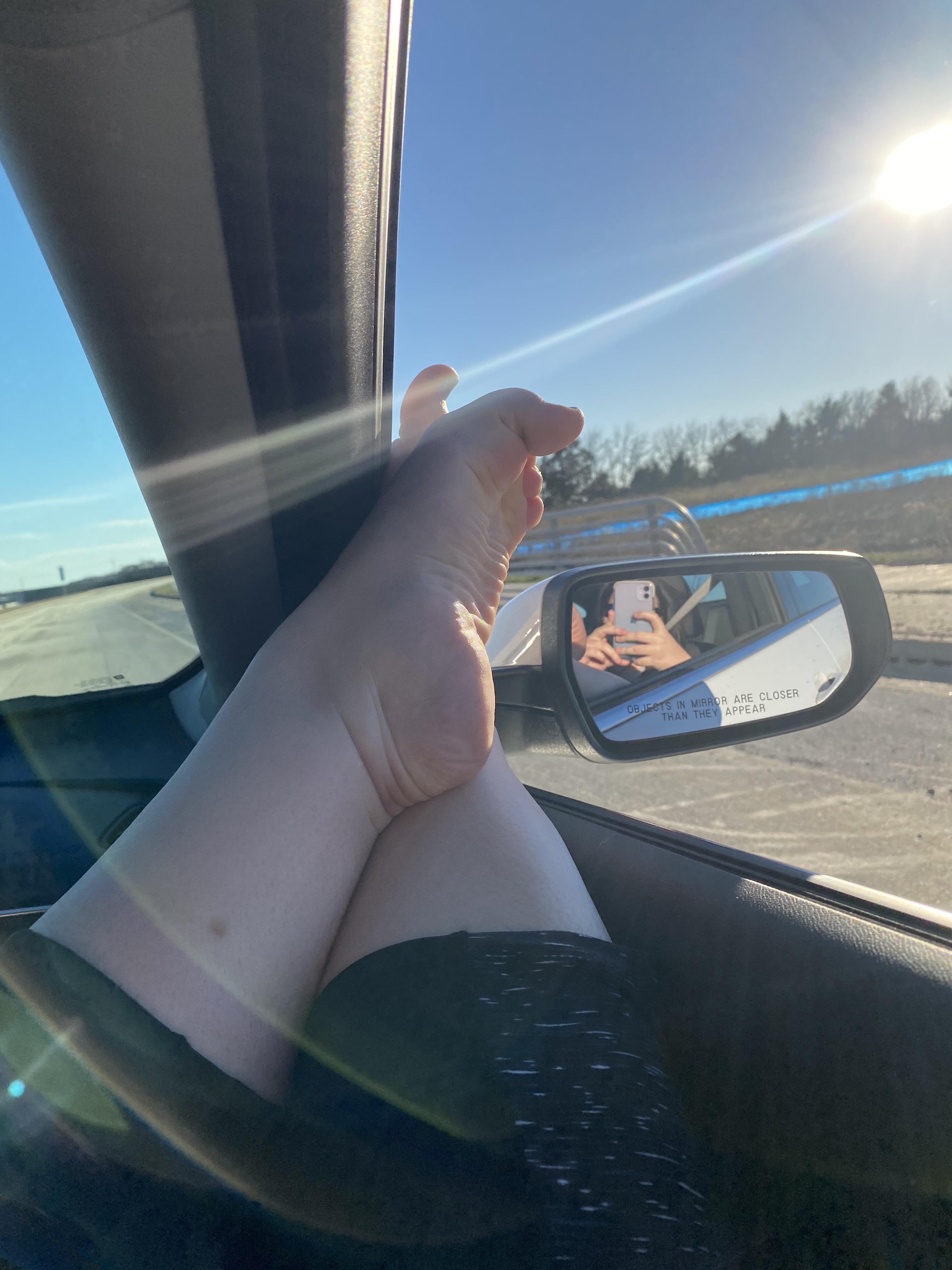 Just chilling and enjoying life (F23) (OC) | Scrolller