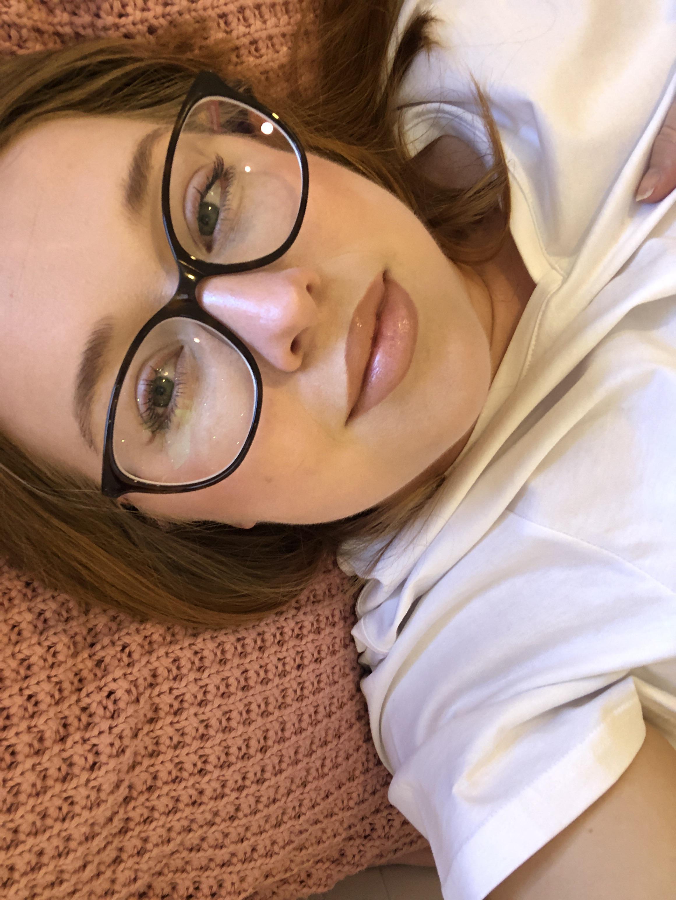 Just chilling in bed x | Scrolller