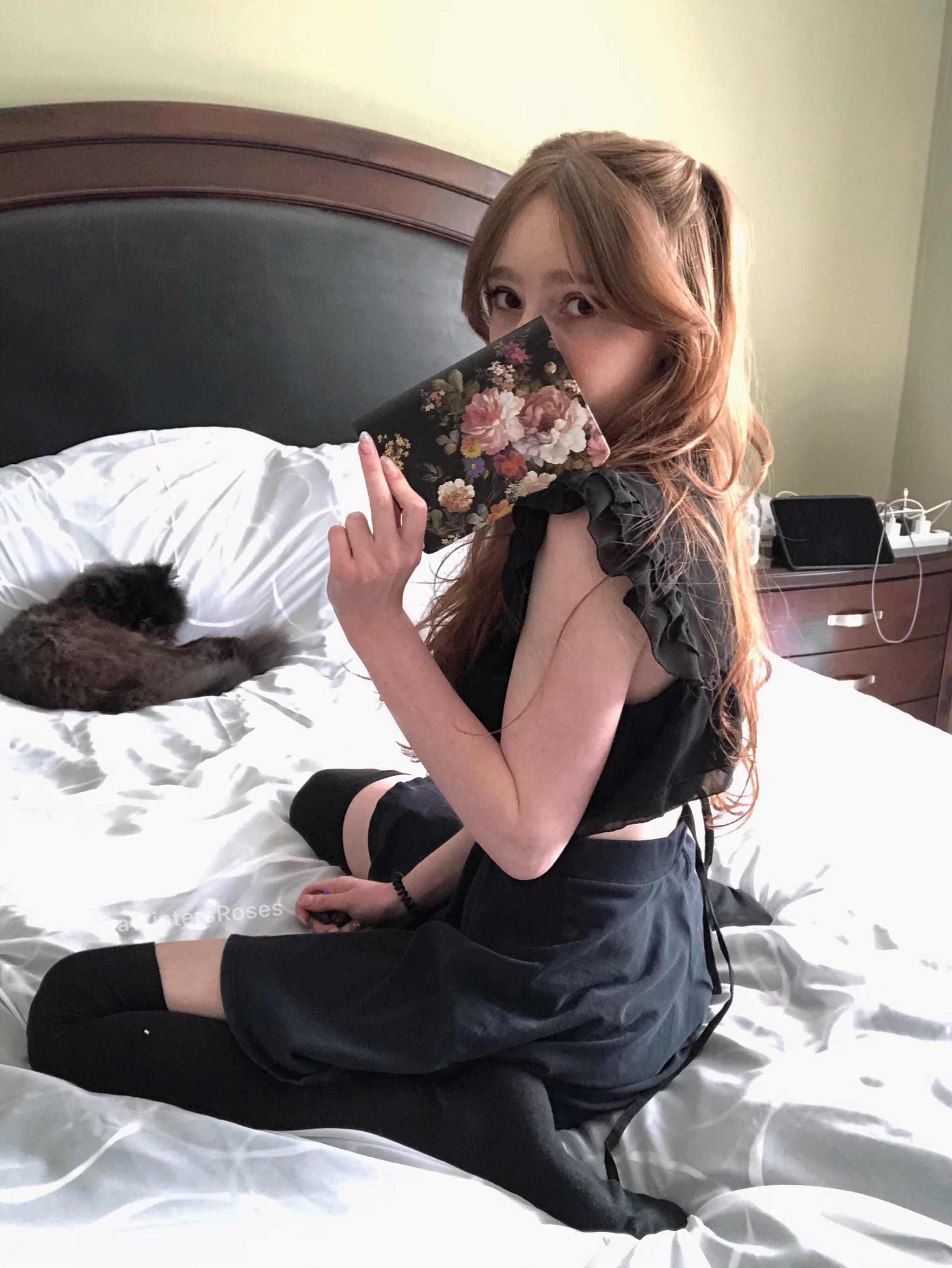 Just doing a little writing...you can join me if you want🙊 [5’ 85lbs] | Scrolller