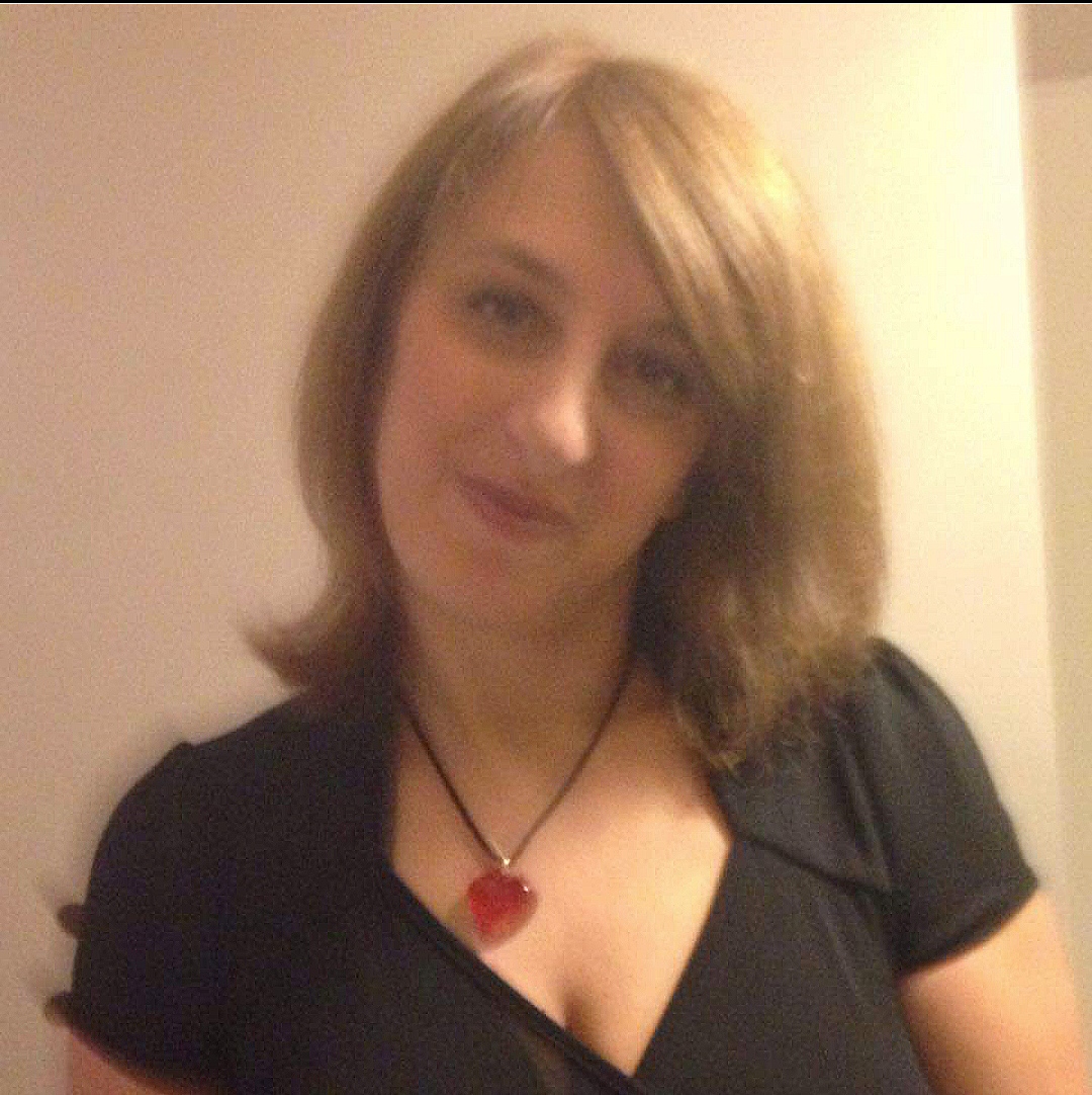 Just Found This Old Pic Of My Mother Dont You Tkink She Was Hot Af Scrolller