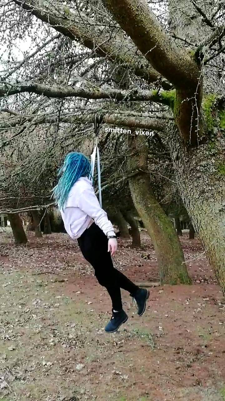 Just hanging out | Scrolller