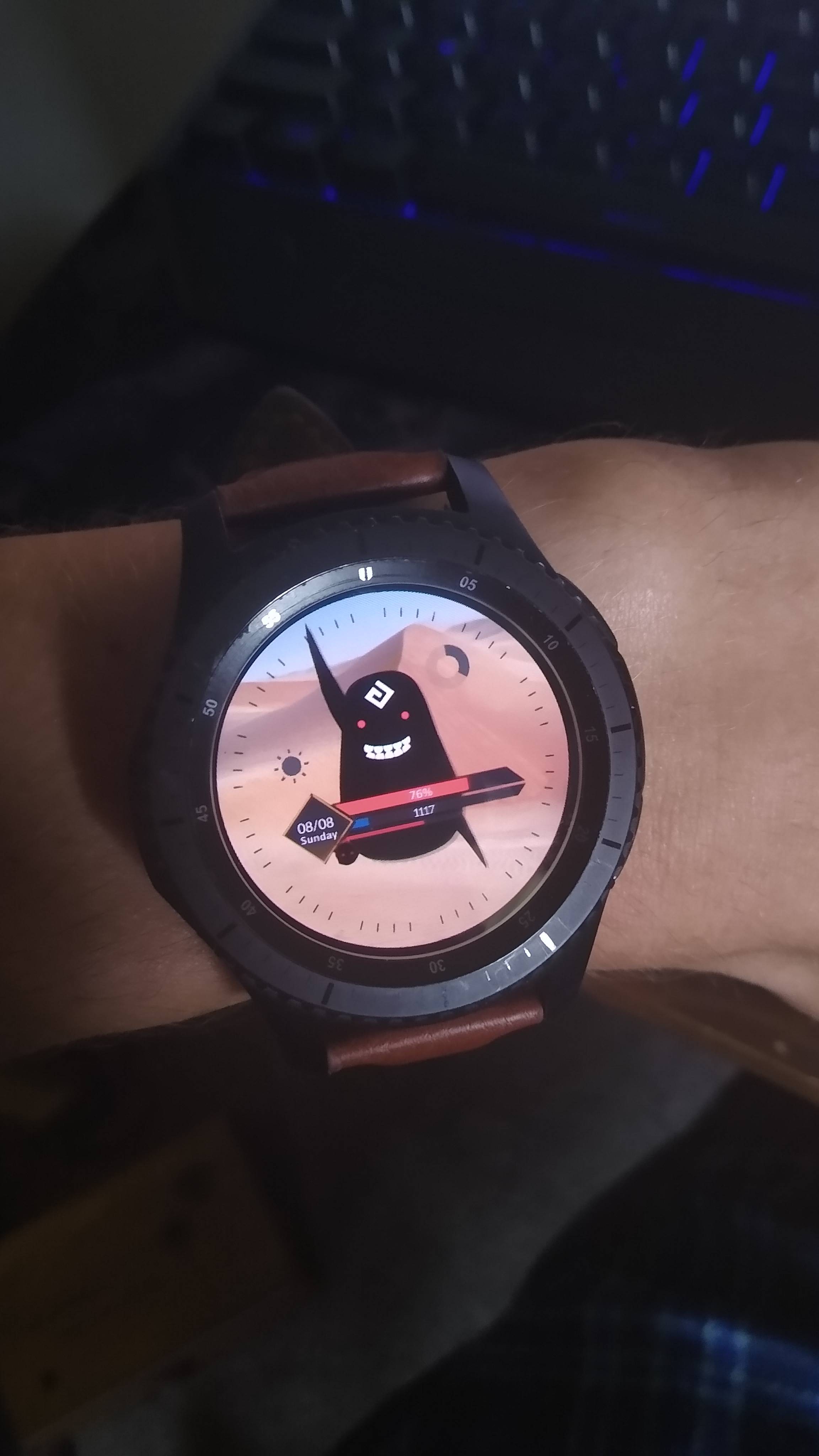 Just made a cute custom watchface. | Scrolller