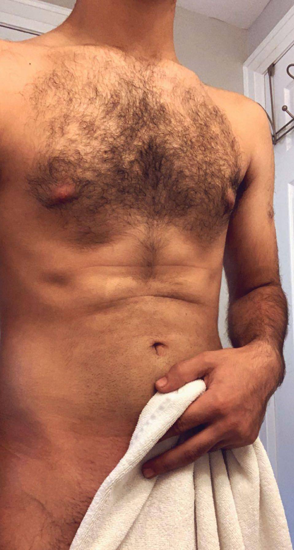 Just showered the chest | Scrolller