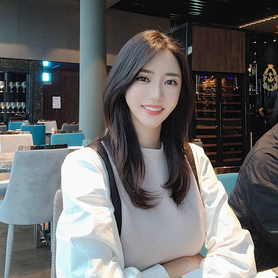 just smile | Scrolller