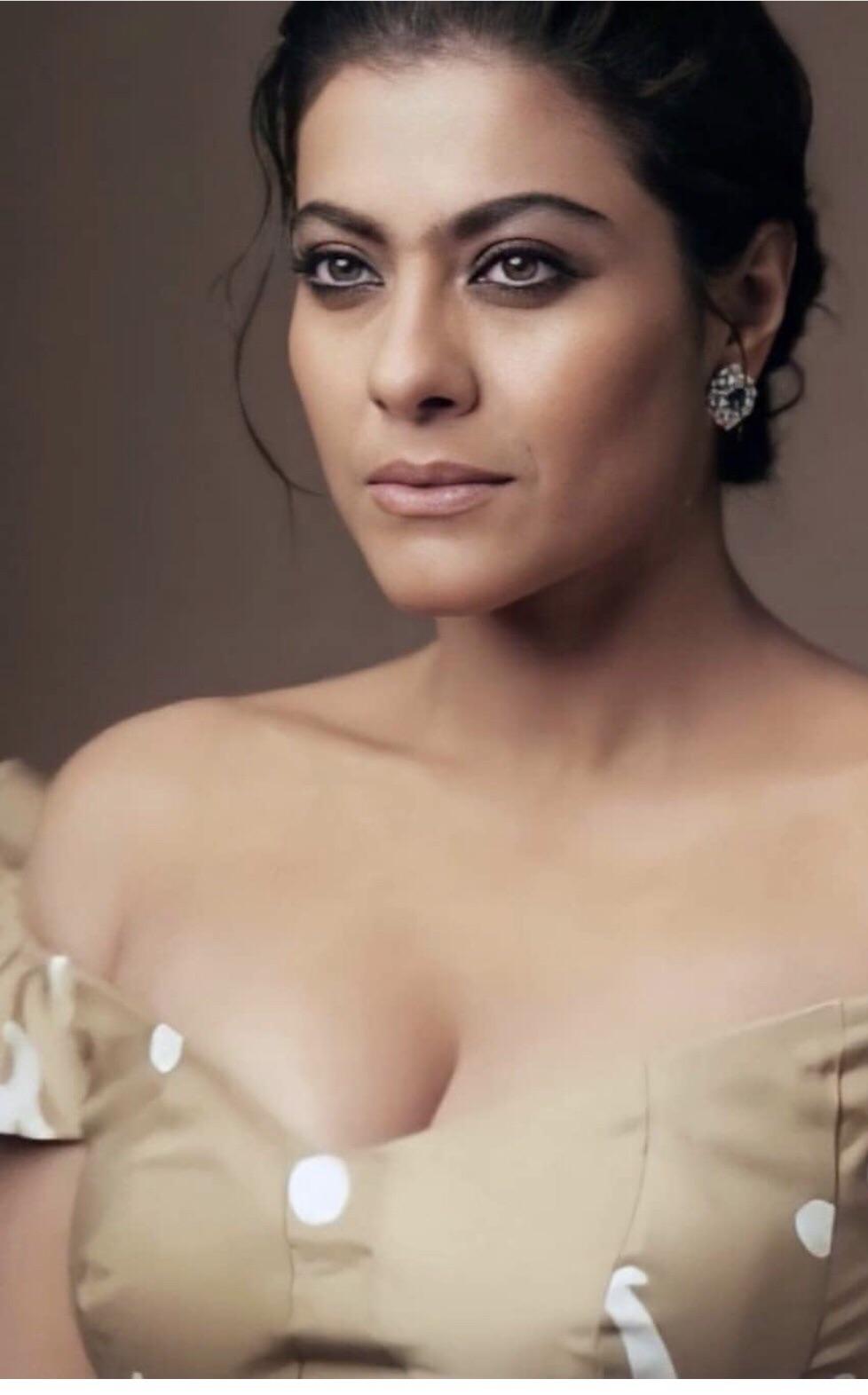 Wanna squeeze them together and fuck em | Scrolller