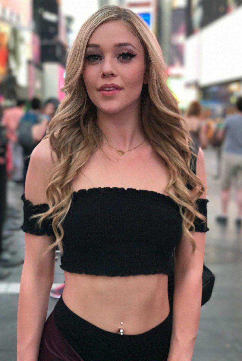 Kali Roses | Scrolller