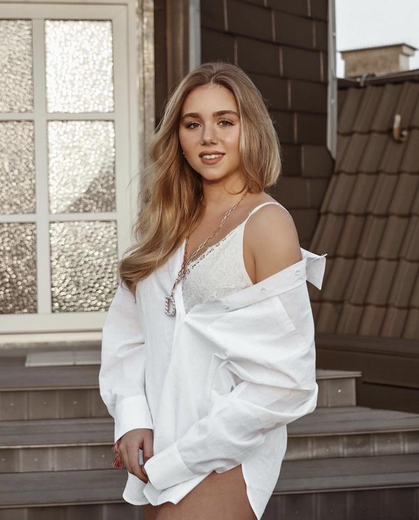 Kann mich jemand geil auf Dalia machen und mich für sie zum kommen bringen? DM für Kik oder ...