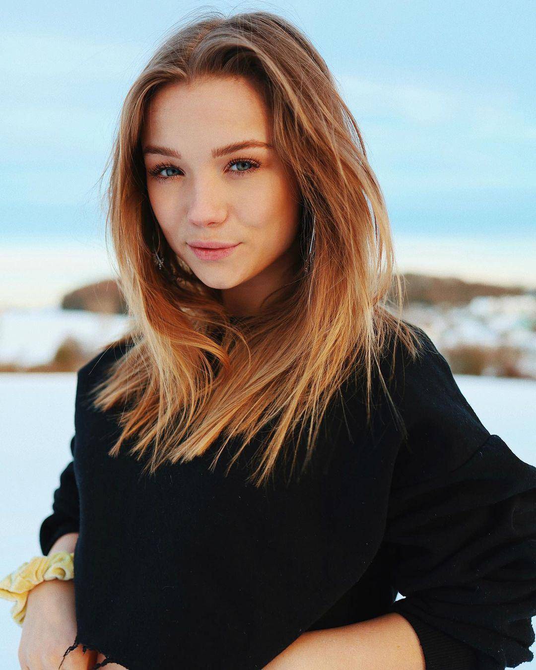 Kann mich jemand geil auf Julia Beautx machen und mich für sie zum kommen bringen? DM für Kik ...