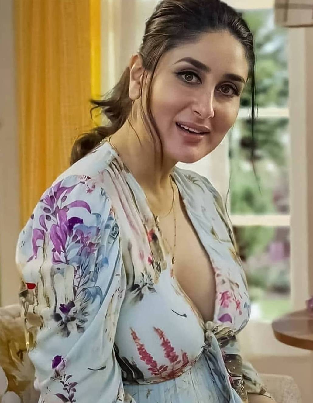 Kareena Kapoor | Scrolller