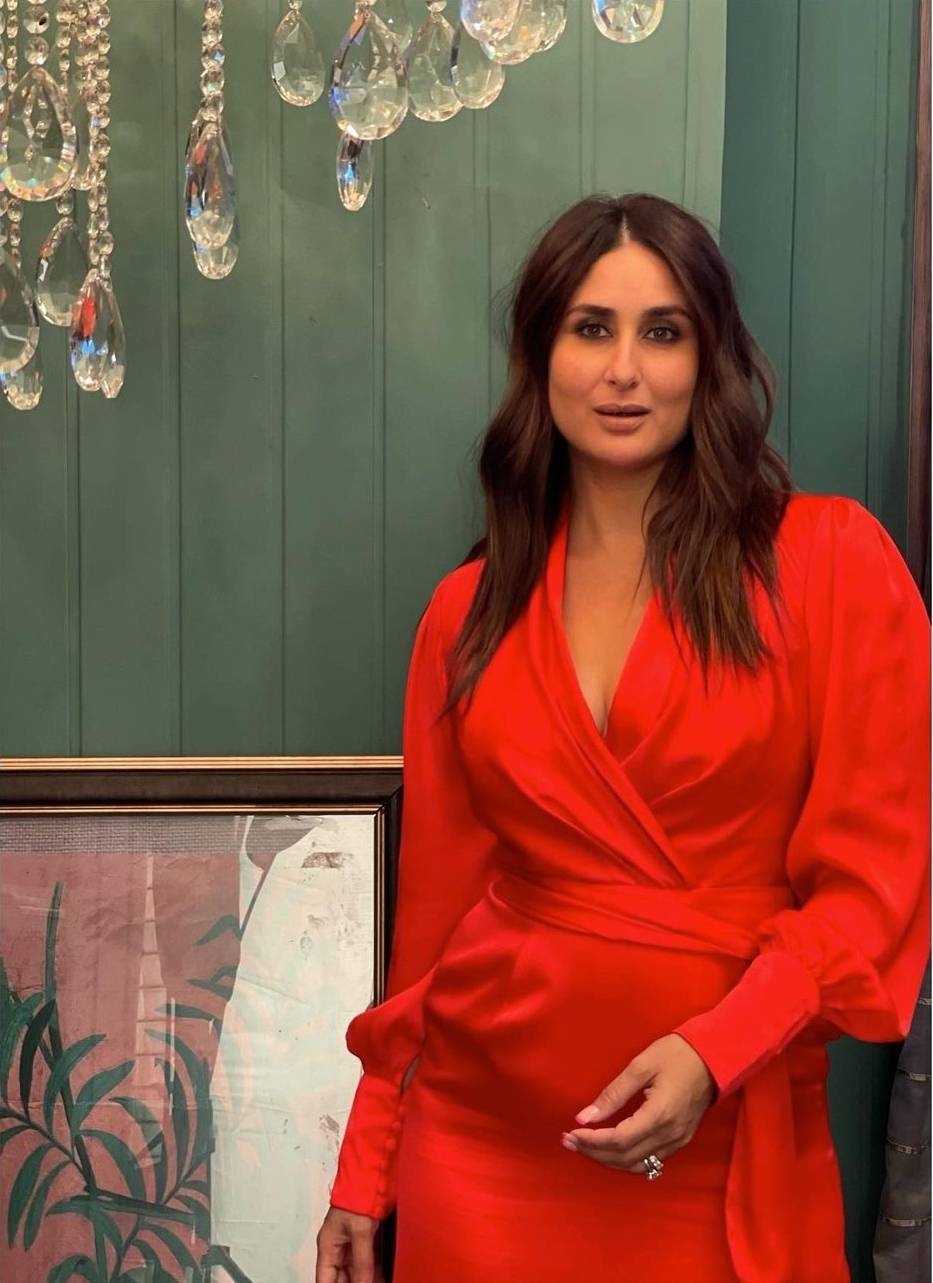 Kareena Kapoor - Her face looks so damn hot! | Scrolller