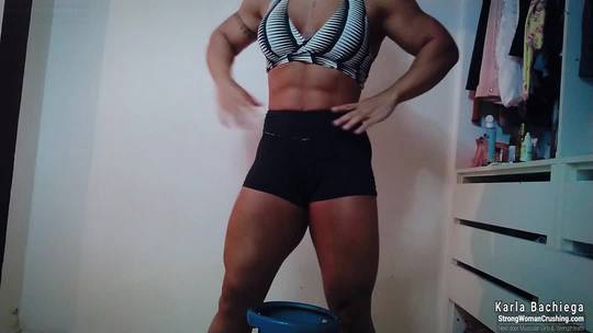 Karla Bachiega Uses A Gas Cylinder As Weight | Scrolller