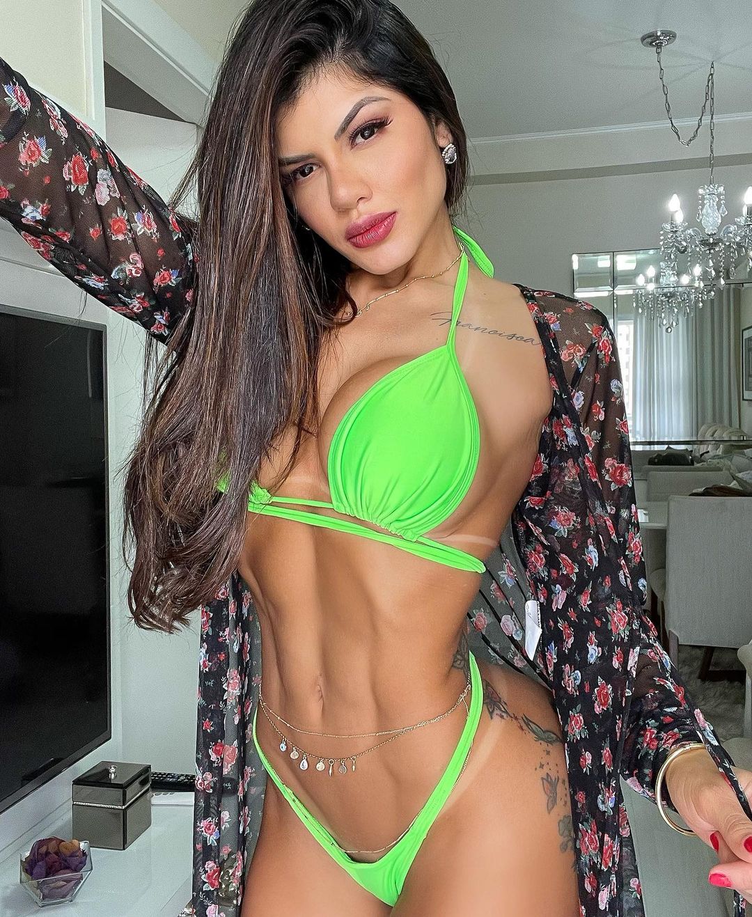 Karol Prado (@krolprado) | Scrolller