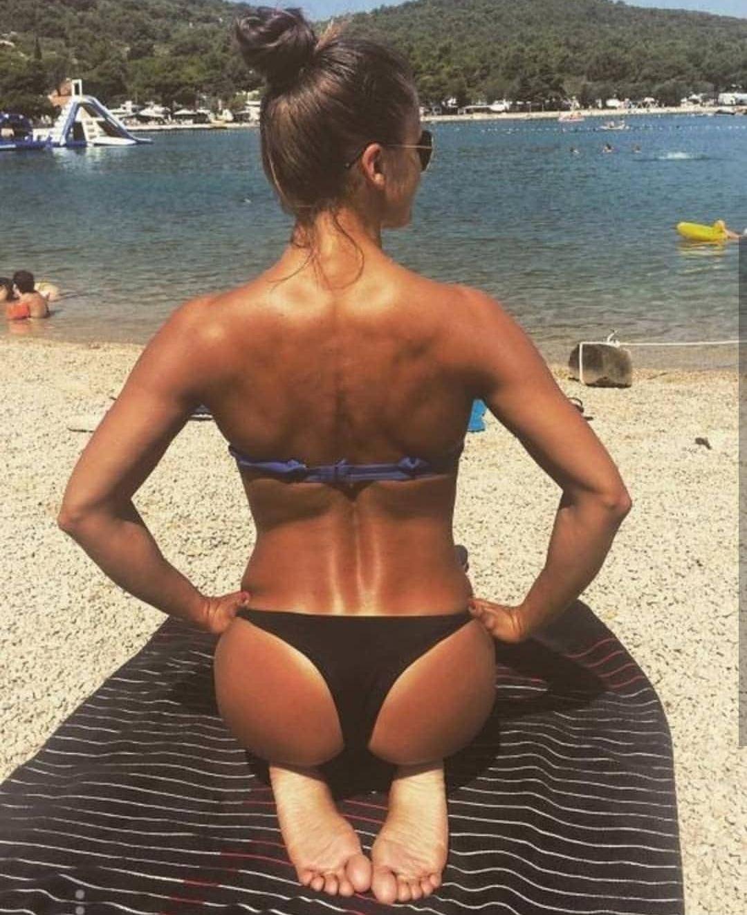 Karolina kowalkiewicz | Scrolller