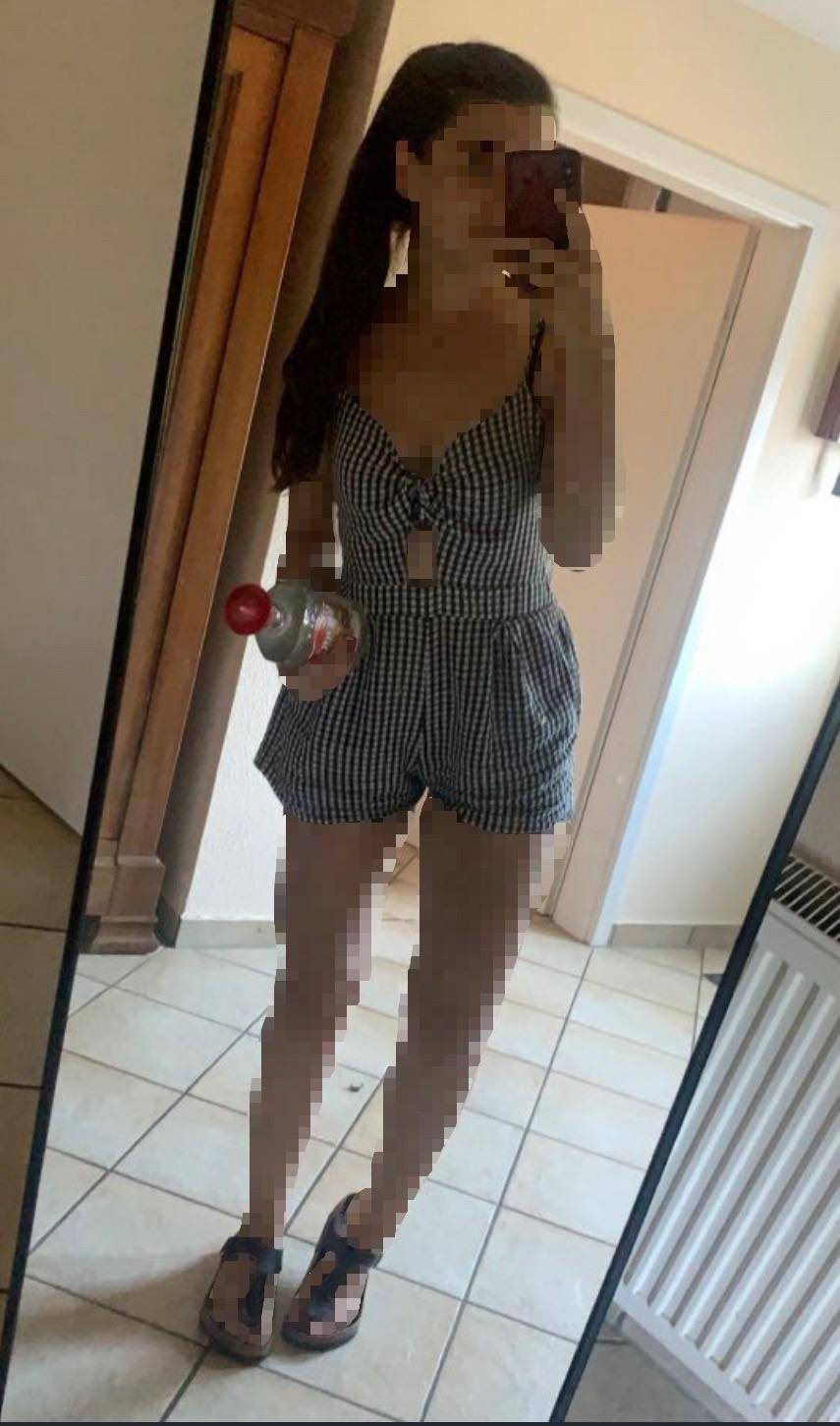 Katha 21 from Germany | Scrolller