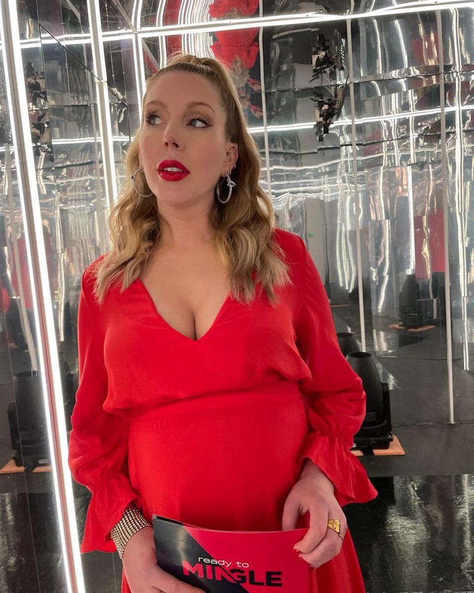 Katherine Ryan | Scrolller