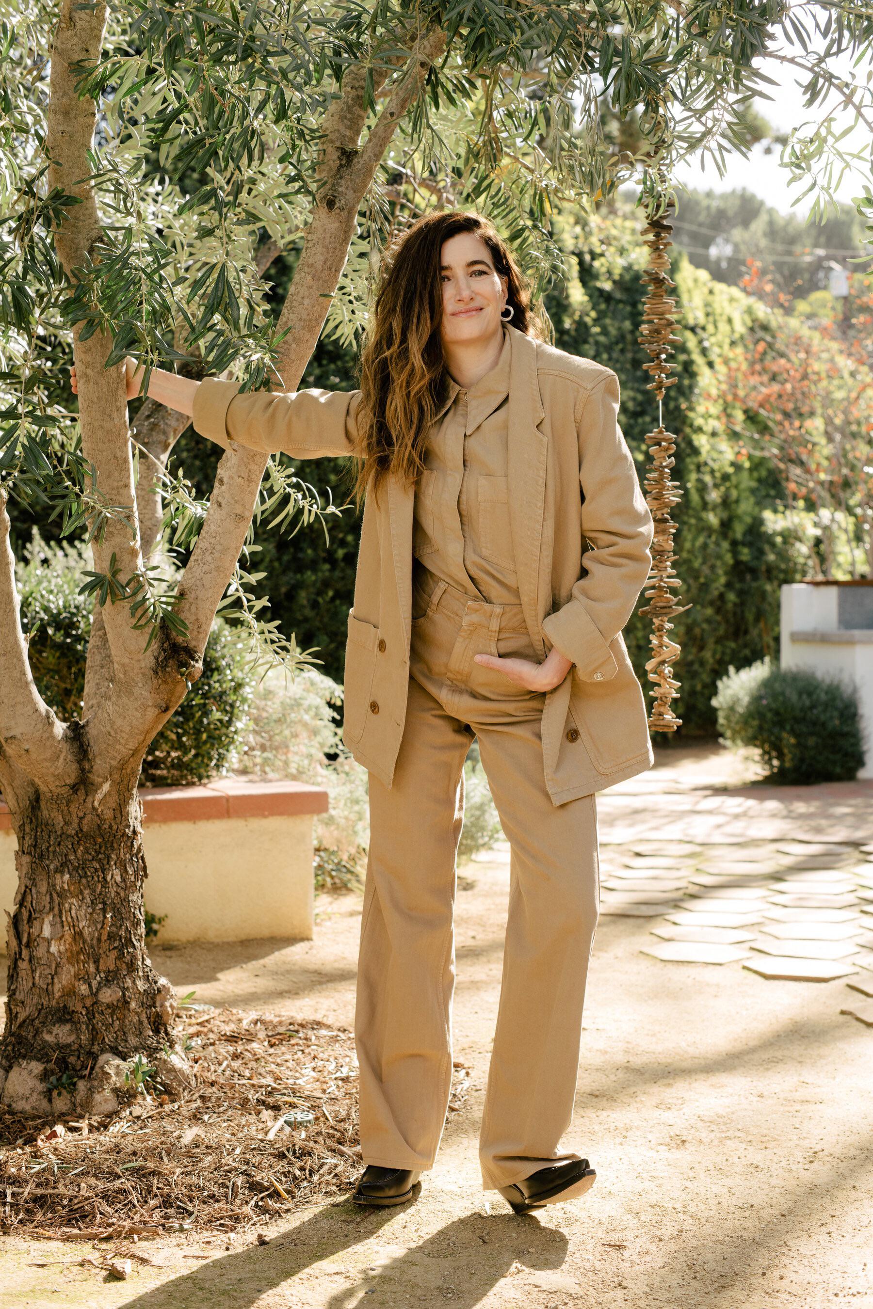 Kathryn Hahn Scrolller 9186