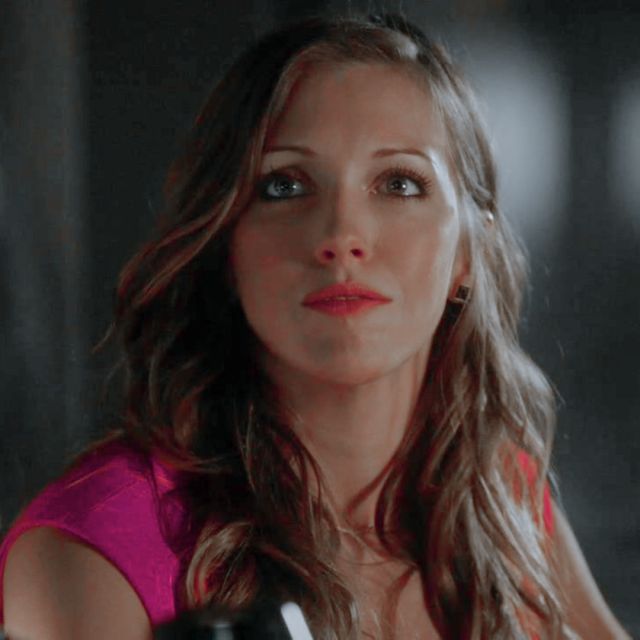 Katie in arrow s2 . She's insanely beautiful | Scrolller