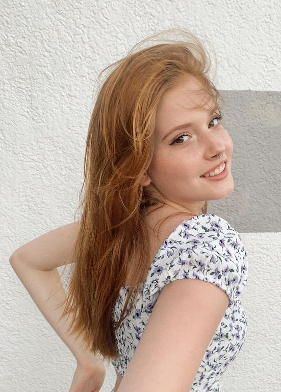 Katya Sitak | Scrolller