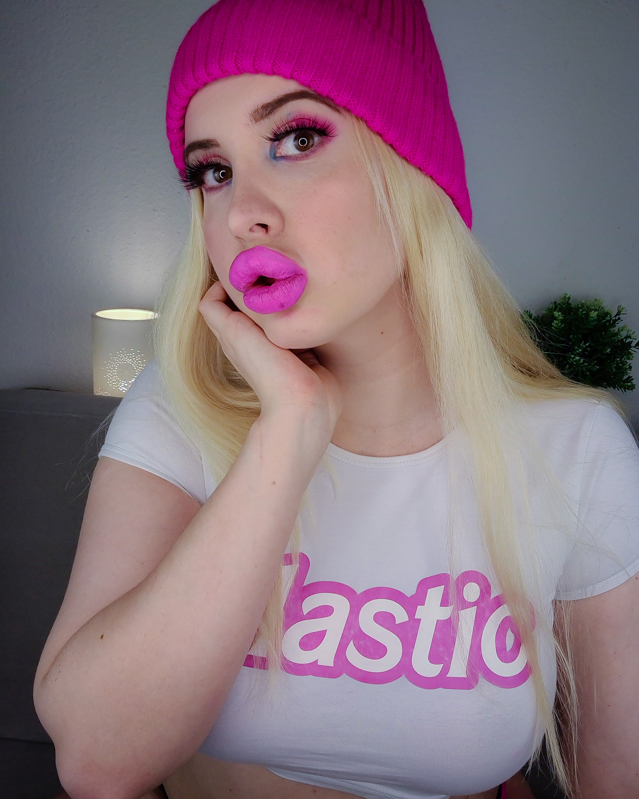 Keep calm and be a barbie 😃 | Scrolller