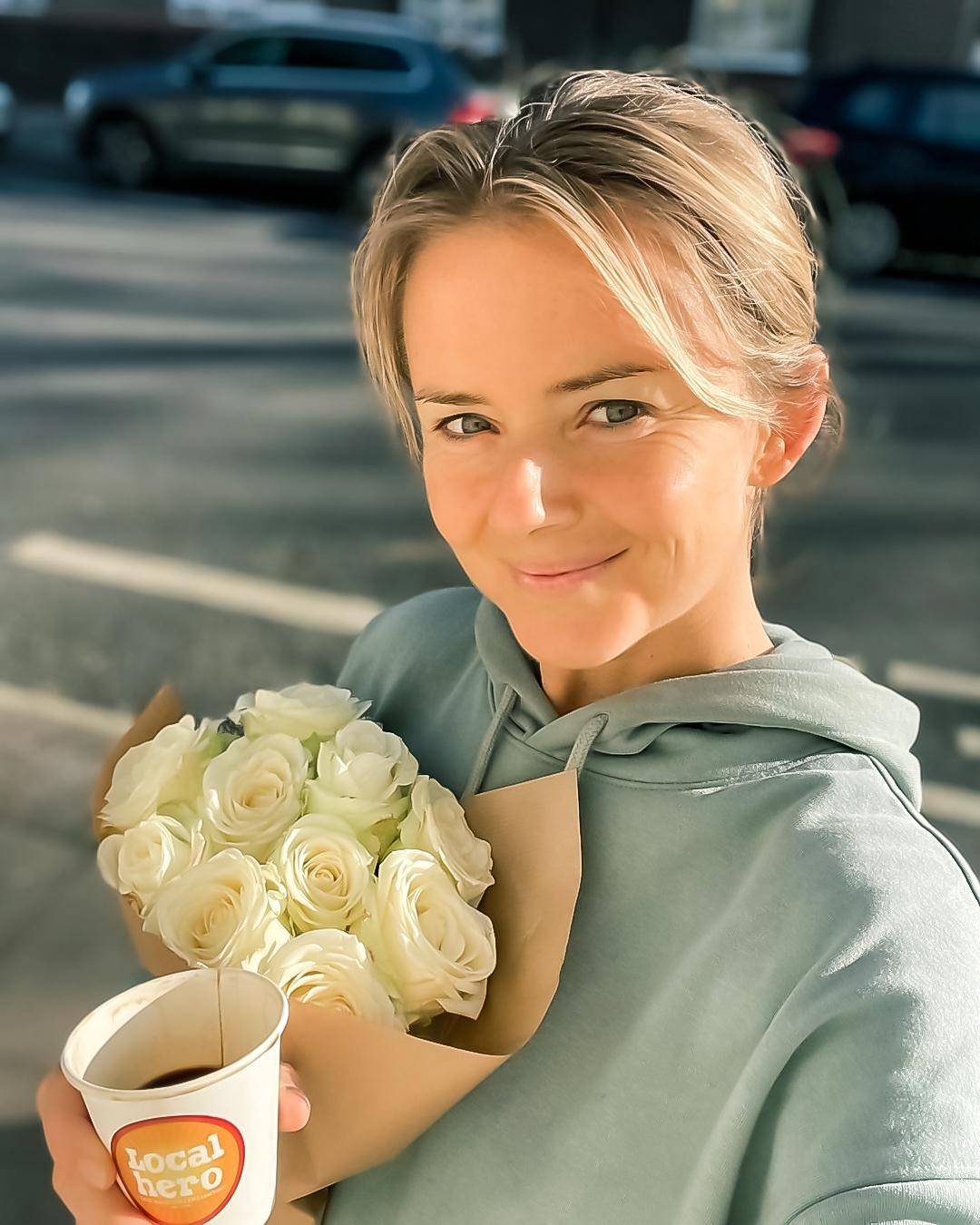 "Keep smiling ... Keep shining" 🎷🌞💕😊 | Scrolller