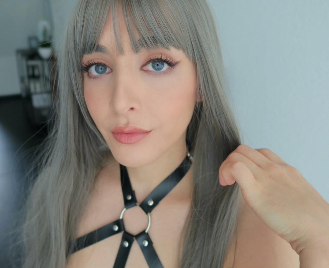 Keep staring! | Scrolller