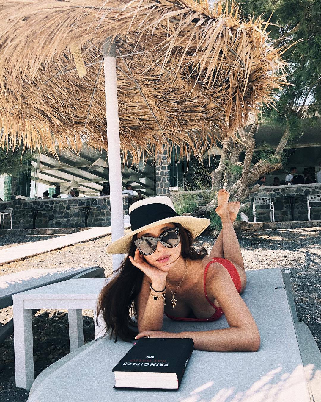 Ki Eun Se | Scrolller