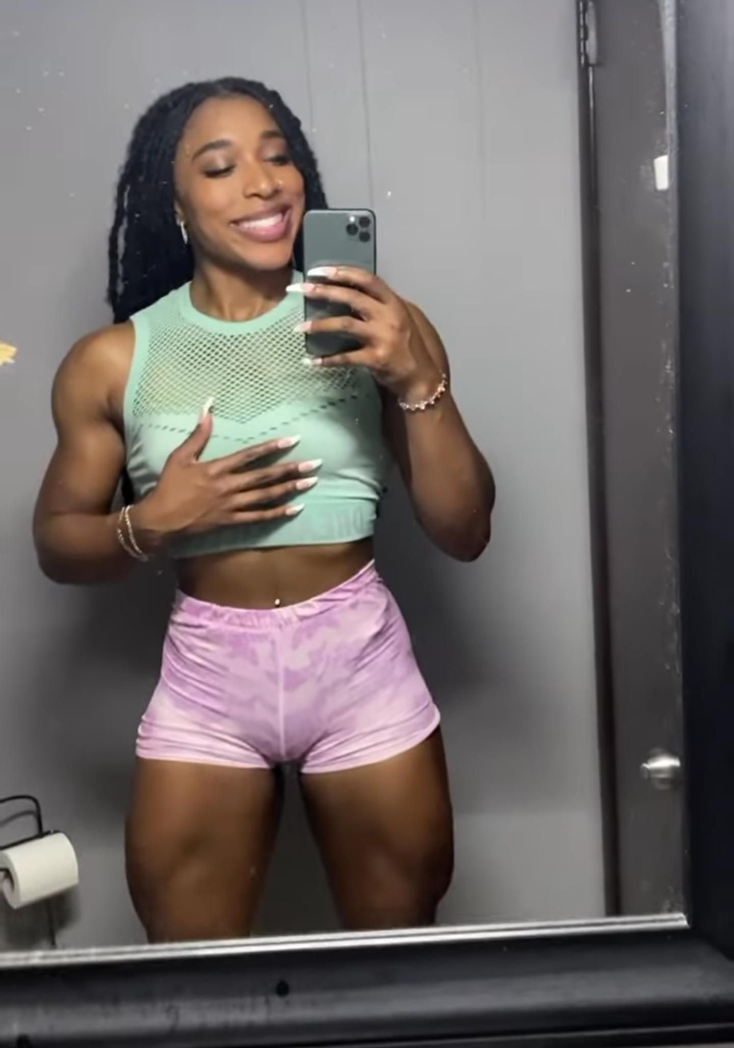 Kiara Phillips | Scrolller